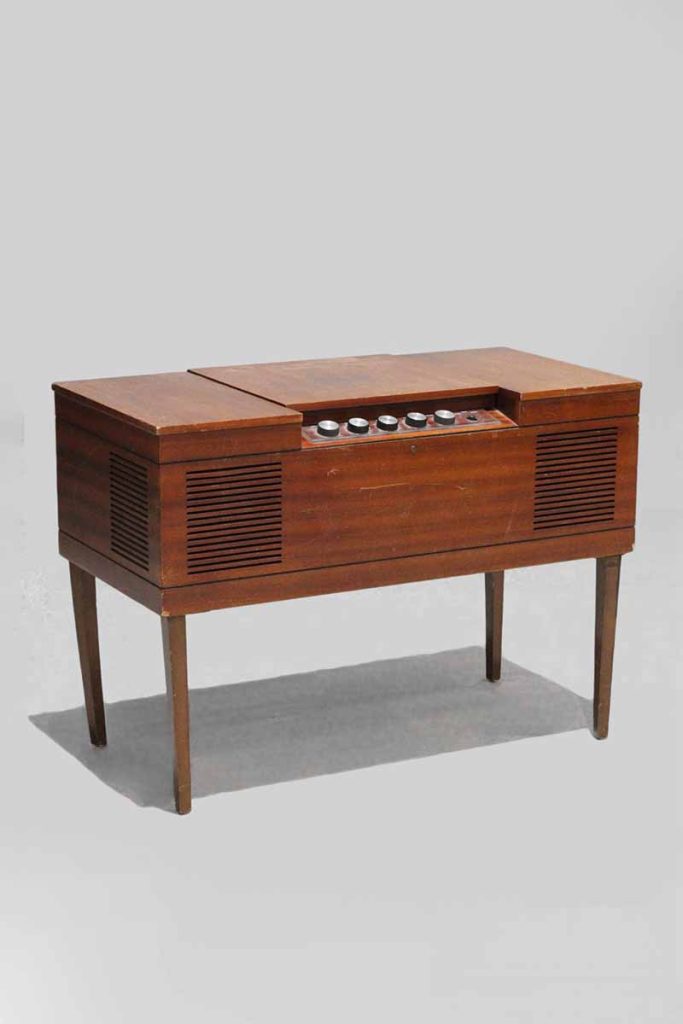 Wooden Electric Gramophone Table with Thin Legs (Non Practical) – The ...