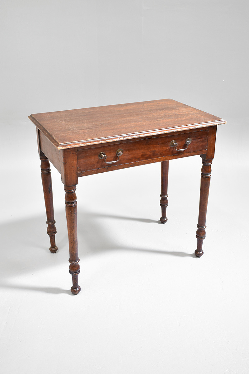 Victorian Style Mahogany Occasional Side Table With Turned Legs - The ...